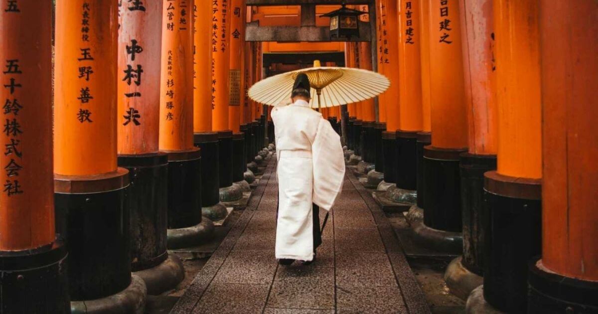 What Not to Do in Japan: Japanese Etiquette Rules Families Should Know ...