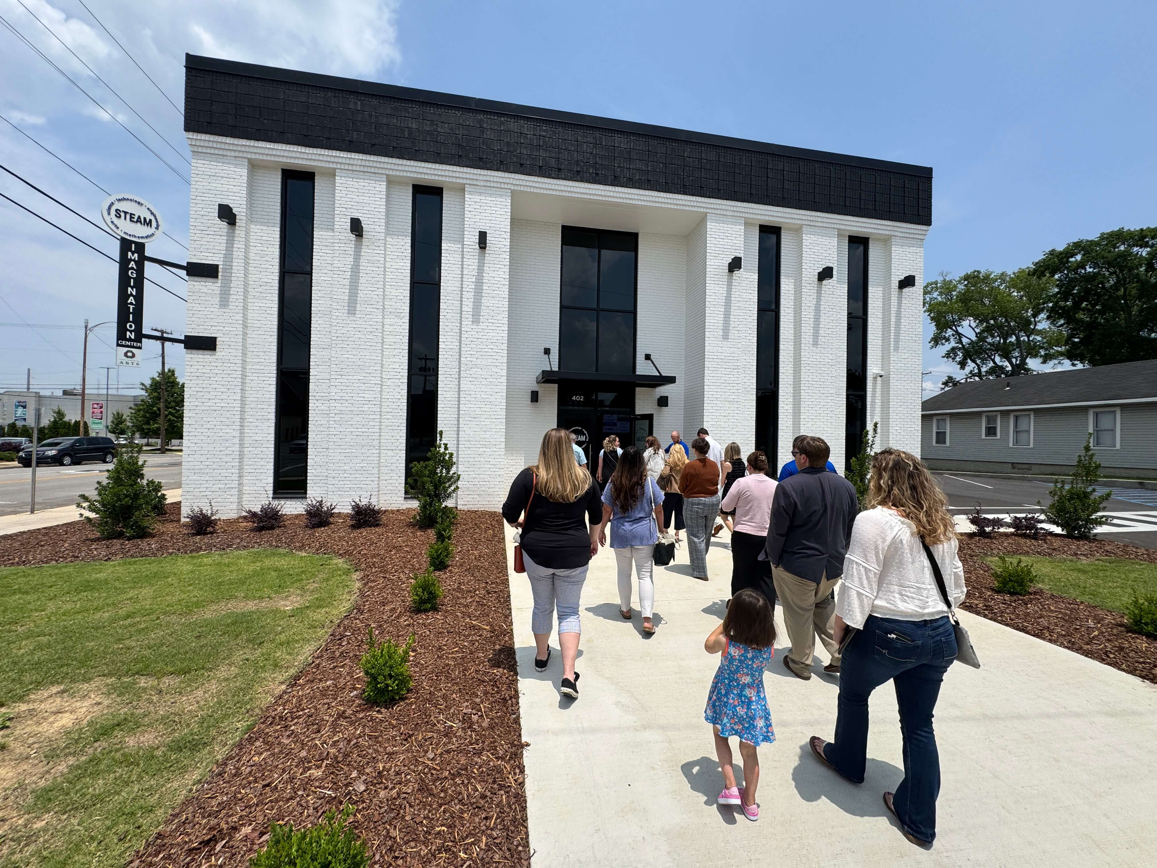 Emerging Leaders Tour STEAM Imagination Center - Decatur-Morgan County ...